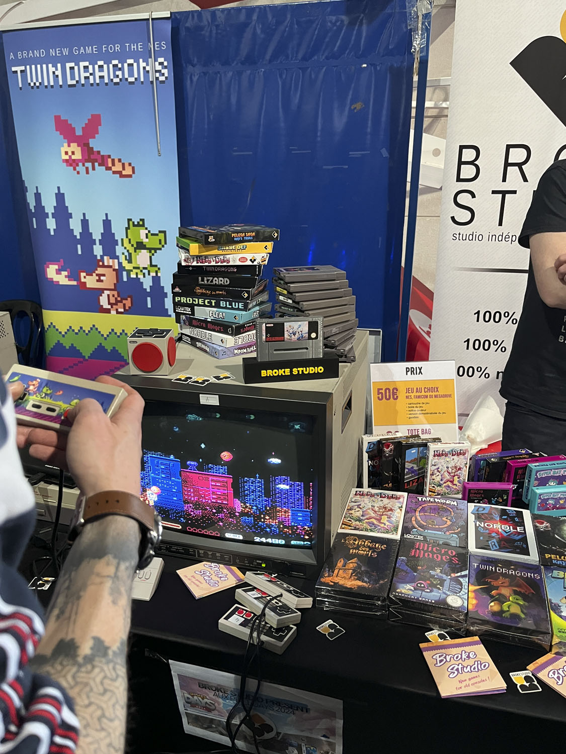 Changeable Guardian Estique. Upcoming NES shooter from ex-Compile ...