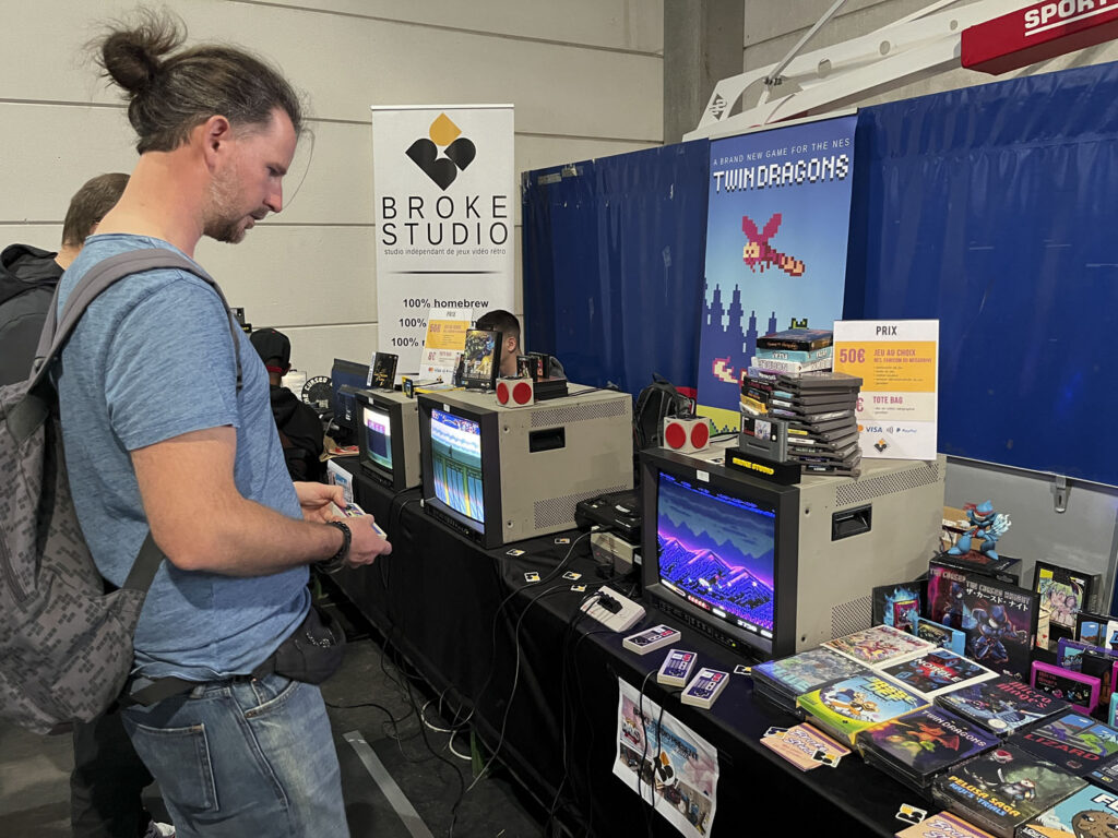 Changeable Guardian Estique. Upcoming NES shooter from ex-Compile ...